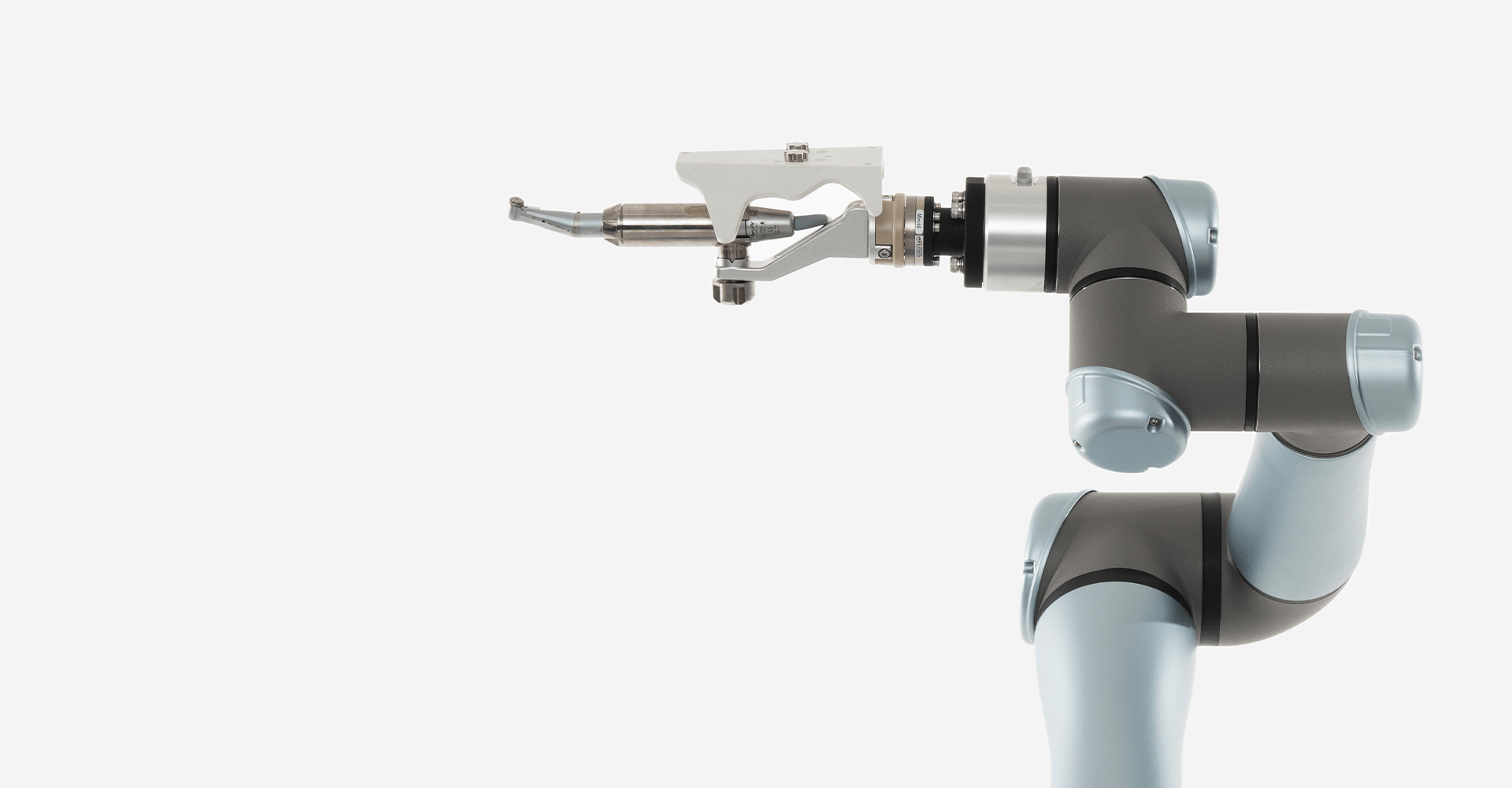 雅客智慧口腔种植系统，安全、精准、高效、微创的数字化口腔医疗机器人！